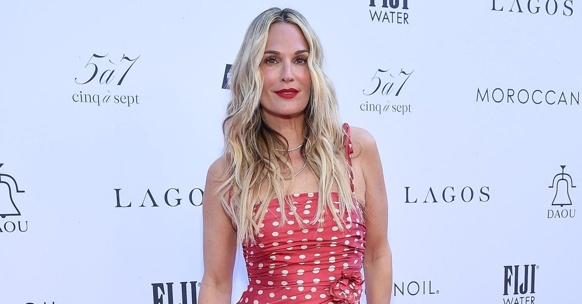 Molly Sims Says Posing For Sports Illustrated Was 'Life-Changing'
