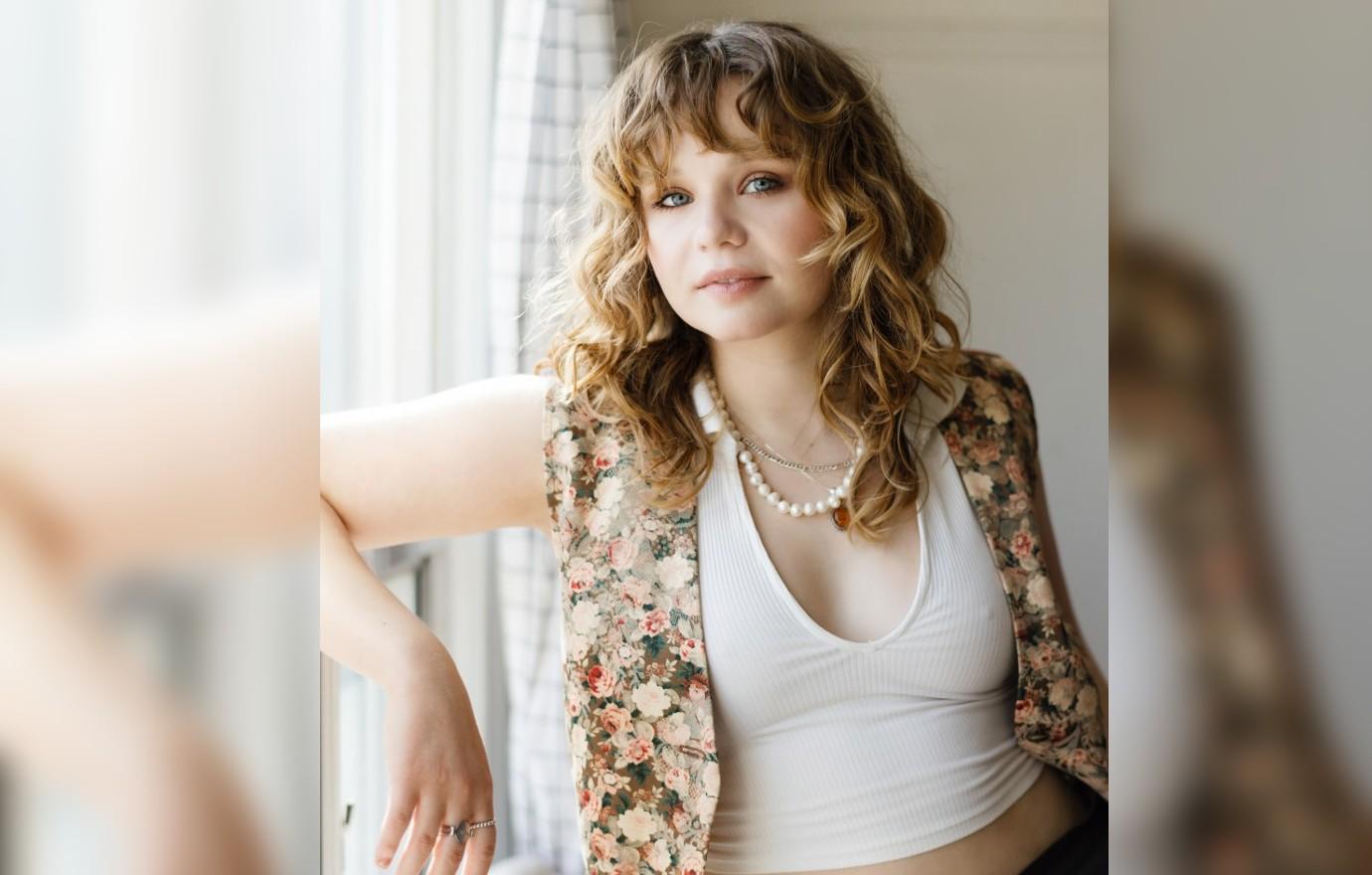 Niamh Wilson Dishes On Playing Lydia In 'Grease: Rise Of The Pink Ladies'