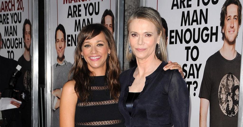 Rashida Jones Gets Honest About Growing Up With Famous Parents