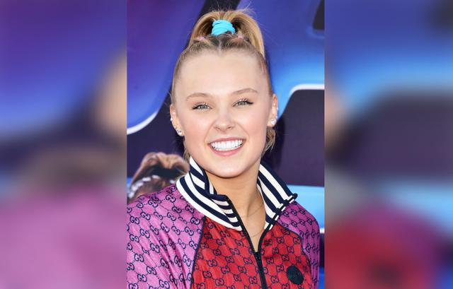 JoJo Siwa Sports Colorful Outfit At 'Siwas Dance Pop Revolution': Photos