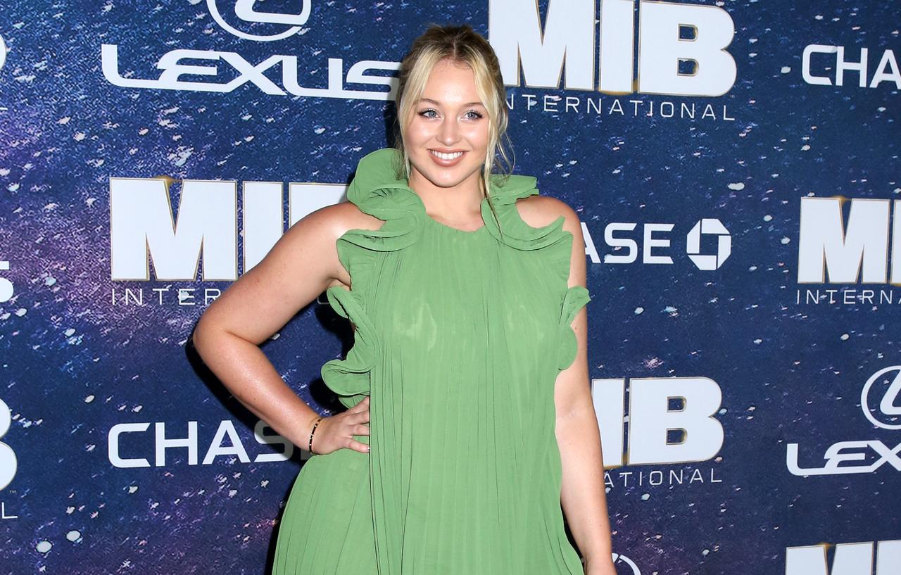 Iskra Lawrence Feared Her Eating Disorder Would Emerge While Pregnant