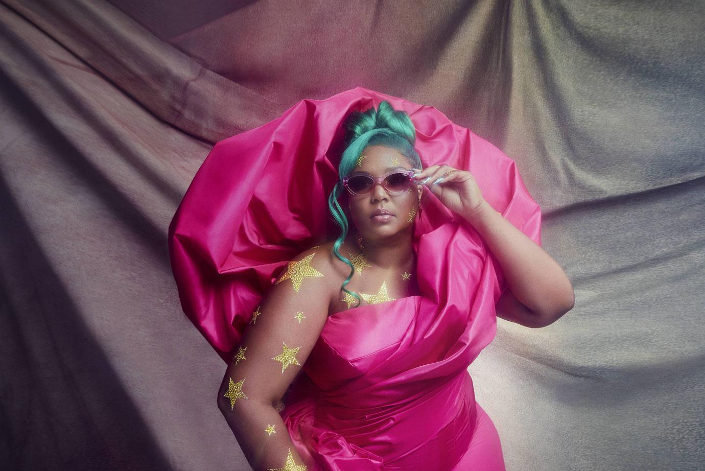 Lizzo Models Quay Australia Sunglasses: Photos