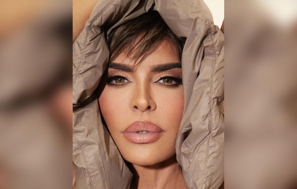 Lisa Rinna Models Her New Lip-Plumping Gloss From Rinna Beauty: Photos