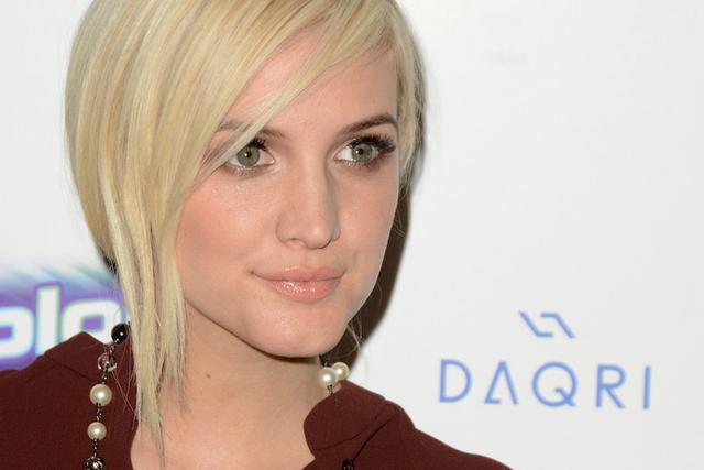 Ashlee Simpson Learned To 'Say No' After Her 'SNL' Lip-Sync Blunder