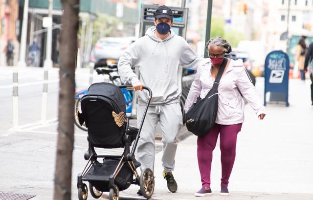 Joshua Jackson Talks Baby Janie, Says Fatherhood Is 'Amazing'
