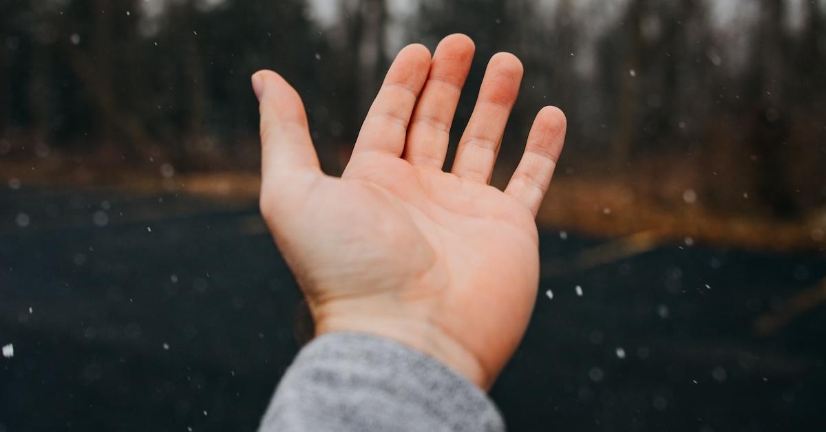 5 Ways To Reduce Hand Pain: Tips To Relieve Soreness