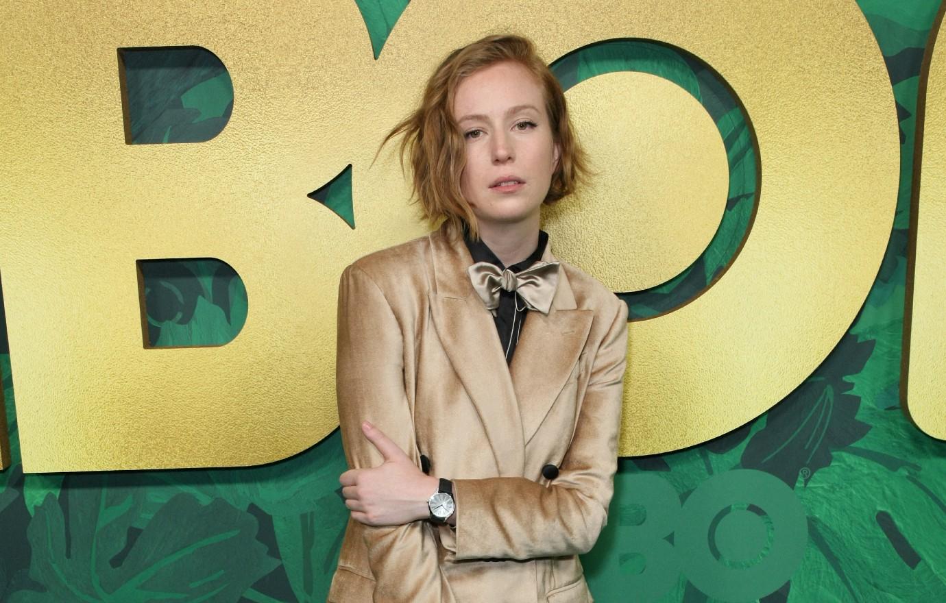 'Hacks' Star Hannah Einbinder Explains How She Became A Comedian