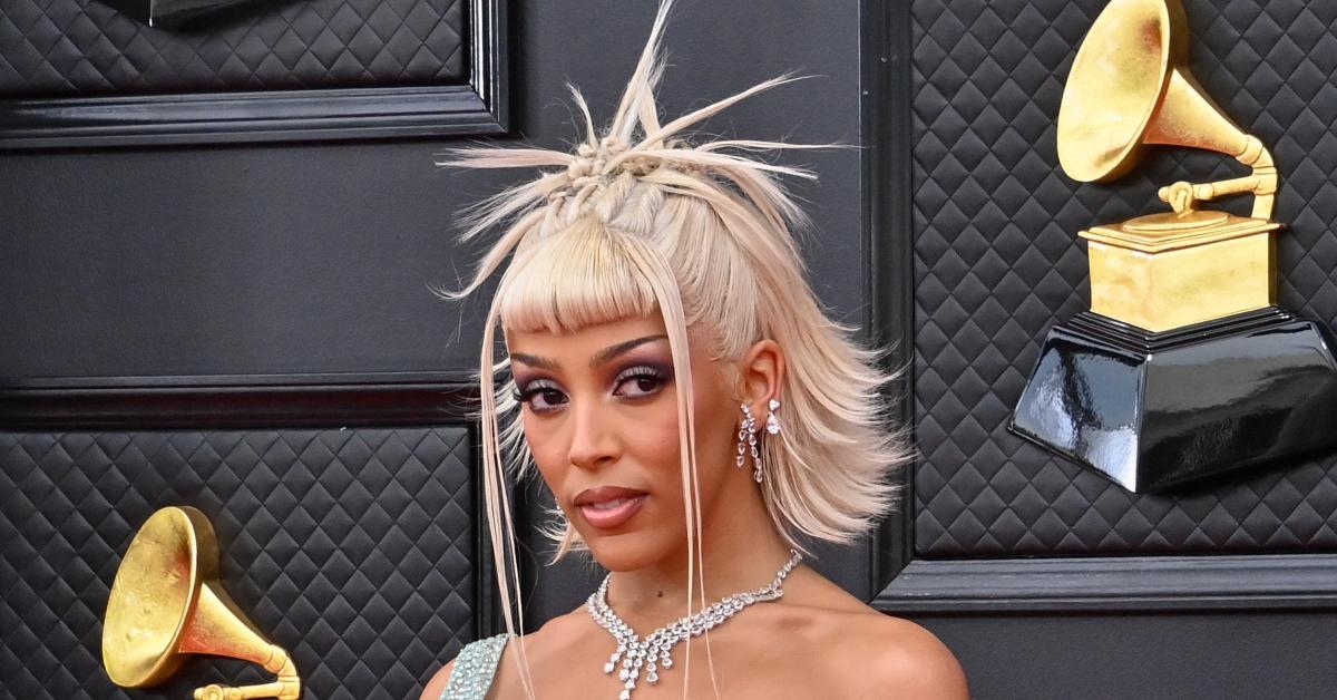Doja Cat, Elle King & More Dress Up At 2022 Grammys: Photos