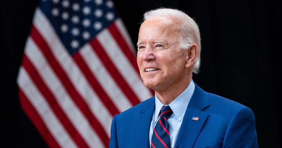 Joe Biden Left Alone on Stage as Jill Biden Walks Away, Sparking Online ...